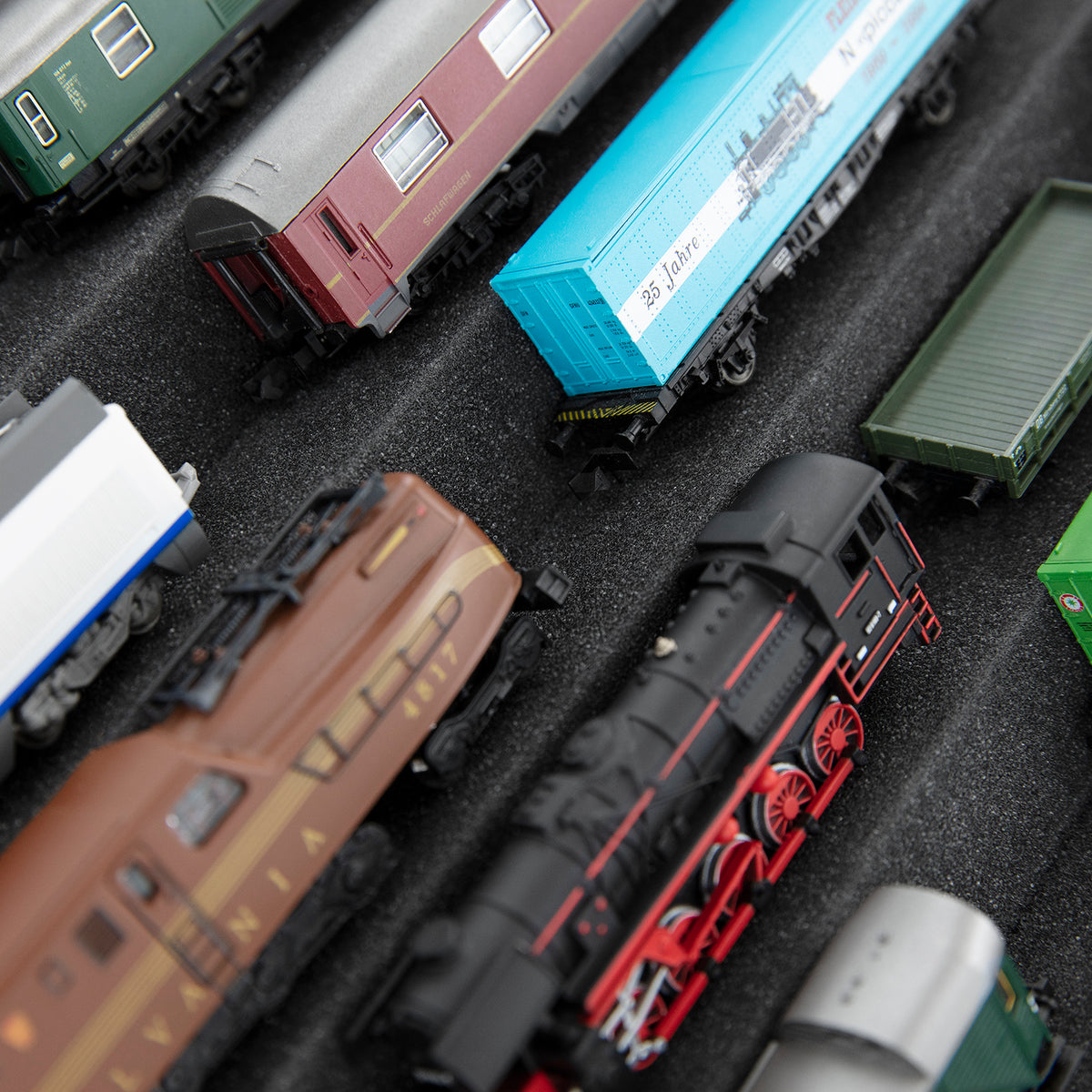 Euro container for model railway with train bed - 10 compartments for ...